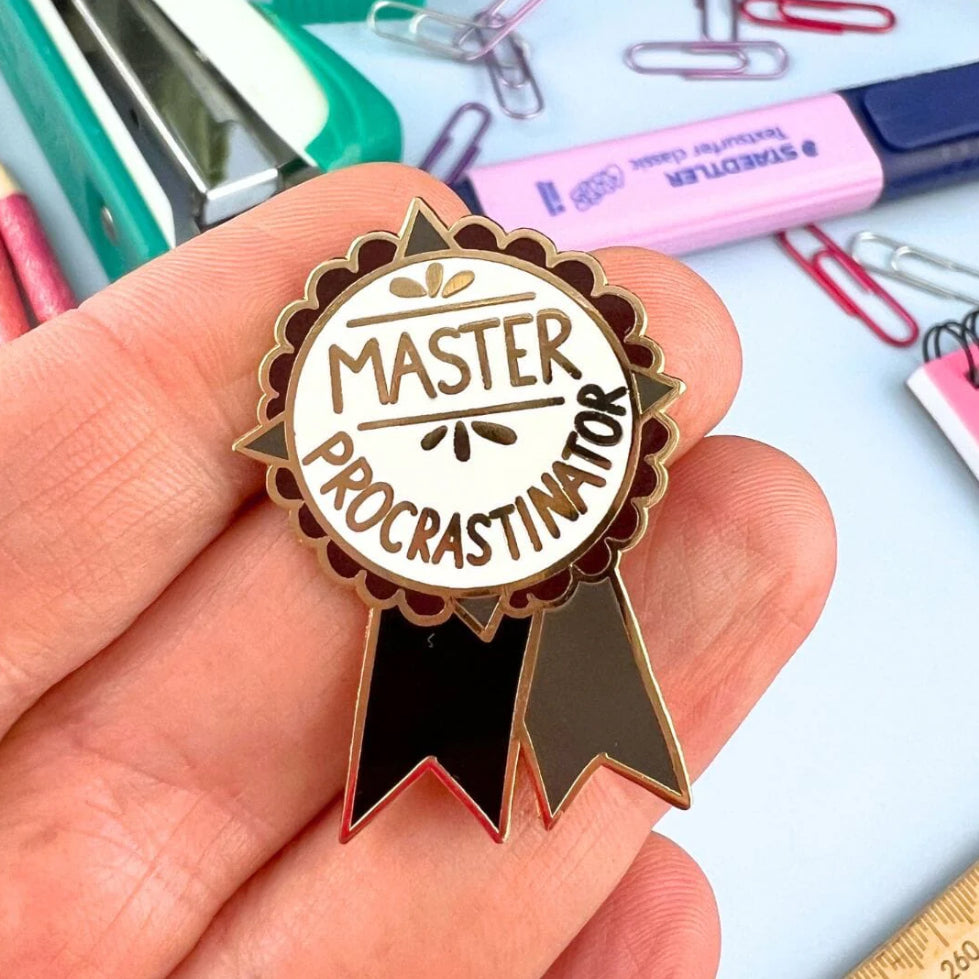 Jubly-Umph Originals Lapel Pin, Master Procrastinator Award – Willunga Gallery